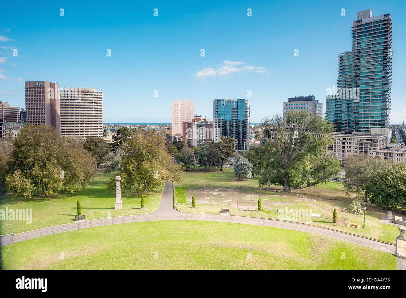 Kings domain melbourne city skyline hi-res stock photography and images ...
