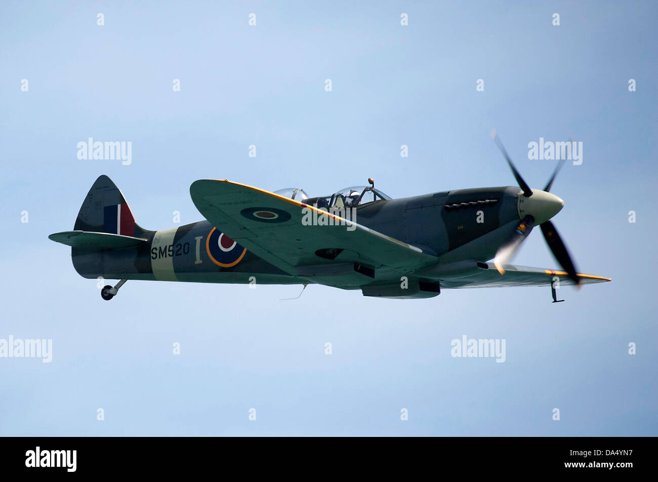 World War Two Spitfire fighter plane in flight Stock Photo - Alamy