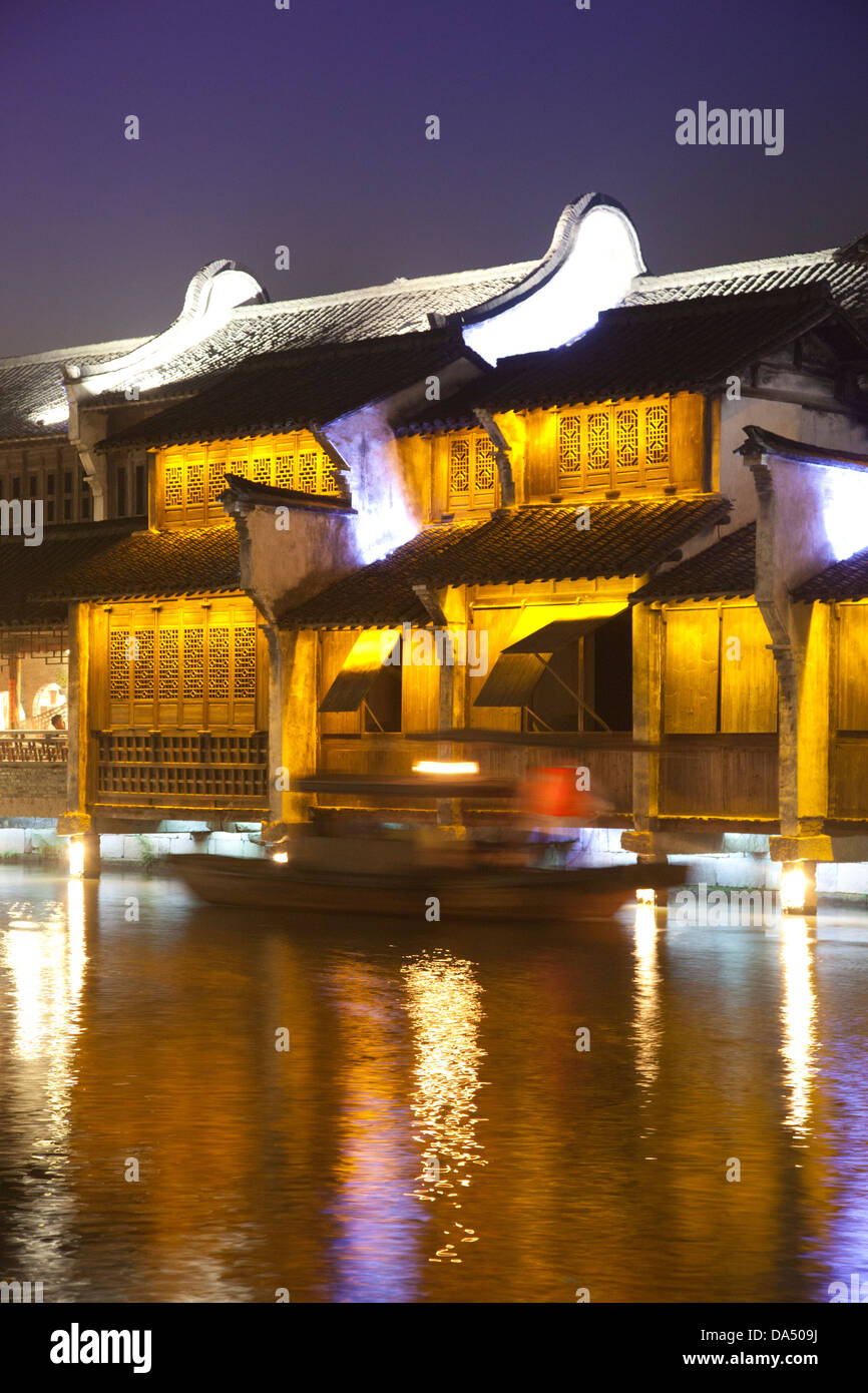 China, Wuzhen, Xizha Scenic Zone, Xishi River Scene., Wooden ...