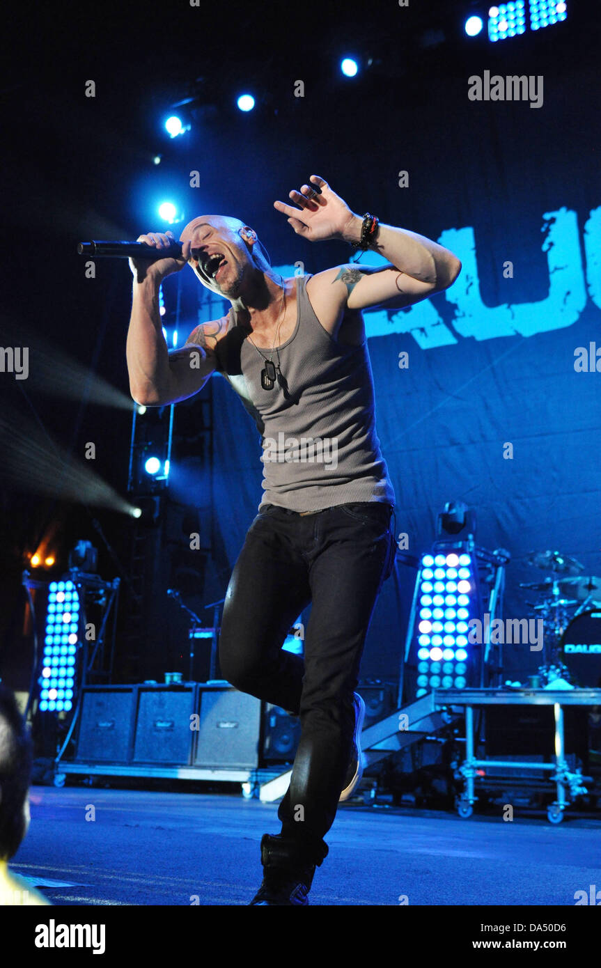 Raleigh, North Carolina, USA. 2nd July, 2013. Singer CHRIS DAUGHTRY ...