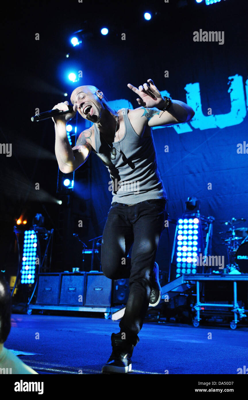 Raleigh, North Carolina, USA. 2nd July, 2013. Singer CHRIS DAUGHTRY ...