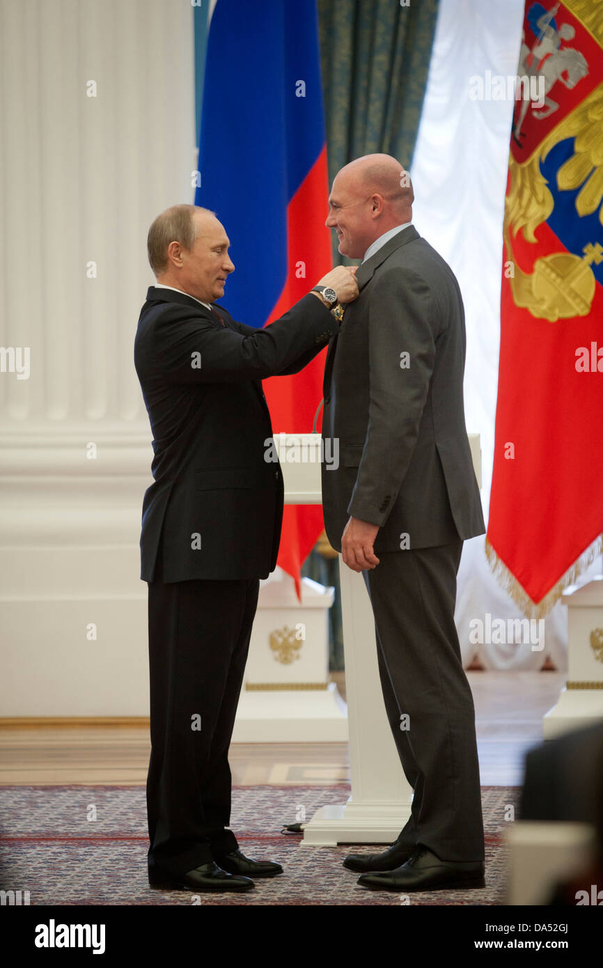 Dutch astronaut Andre Kuipers receives Order of Friendship from Russian ...