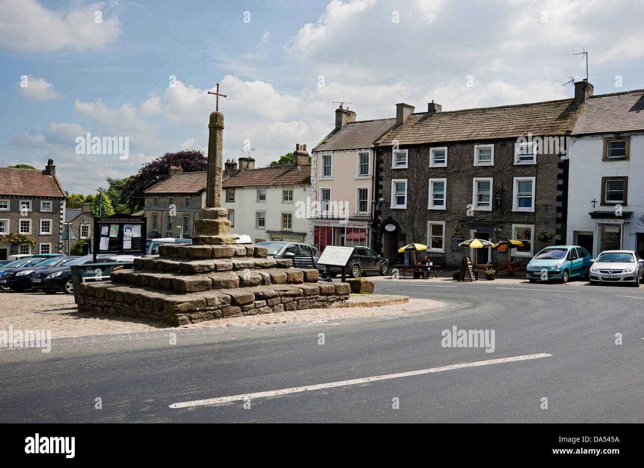 Middleham wensleydale north yorkshire hi-res stock photography and ...