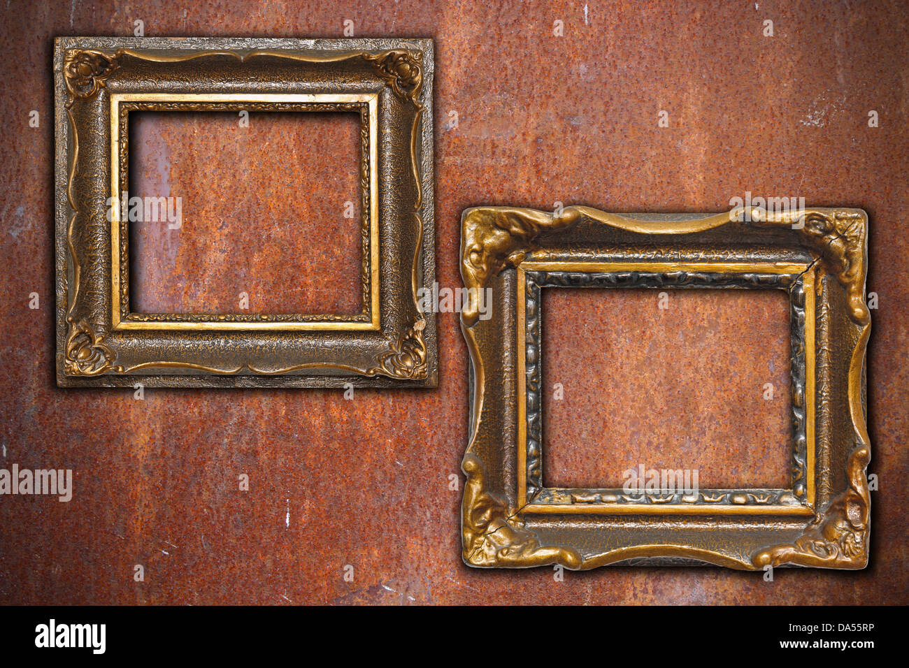 Faded wallpaper picture frames hi-res stock photography and images - Alamy
