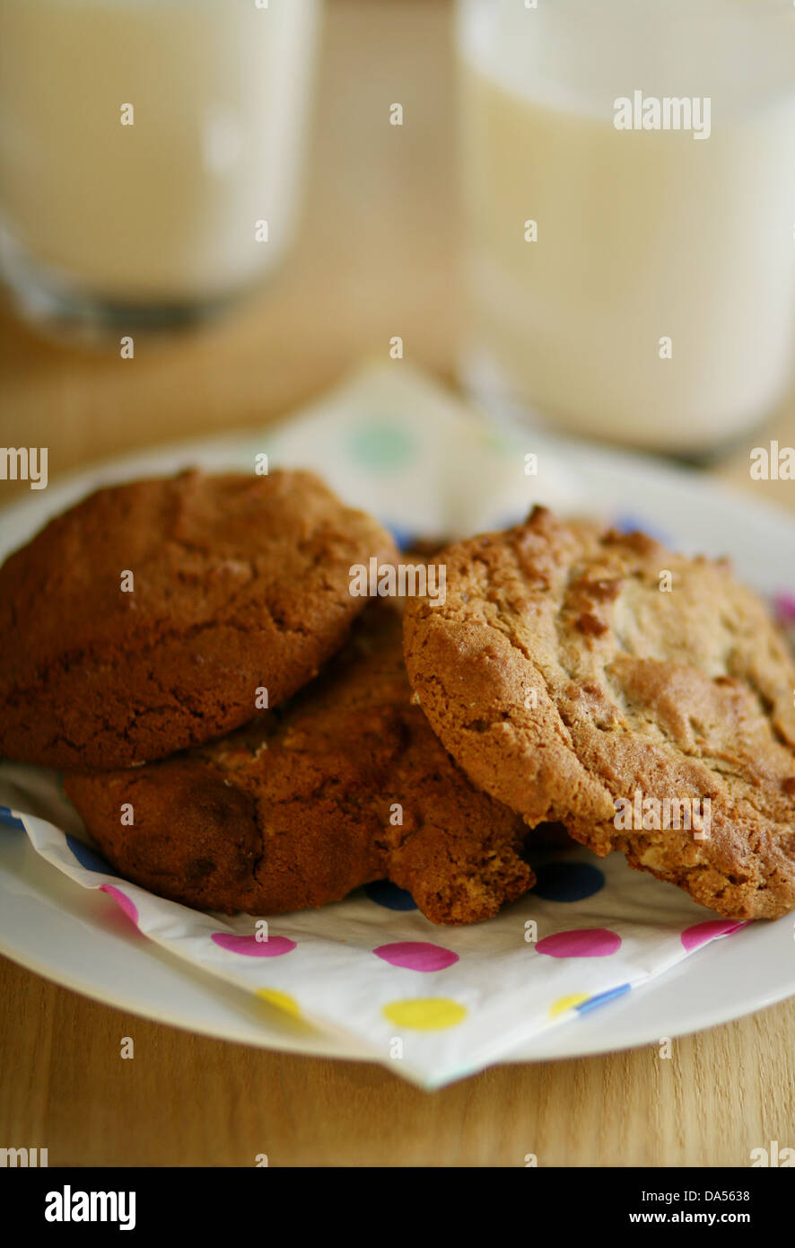 Milk and Cookies Stock Photo - Alamy