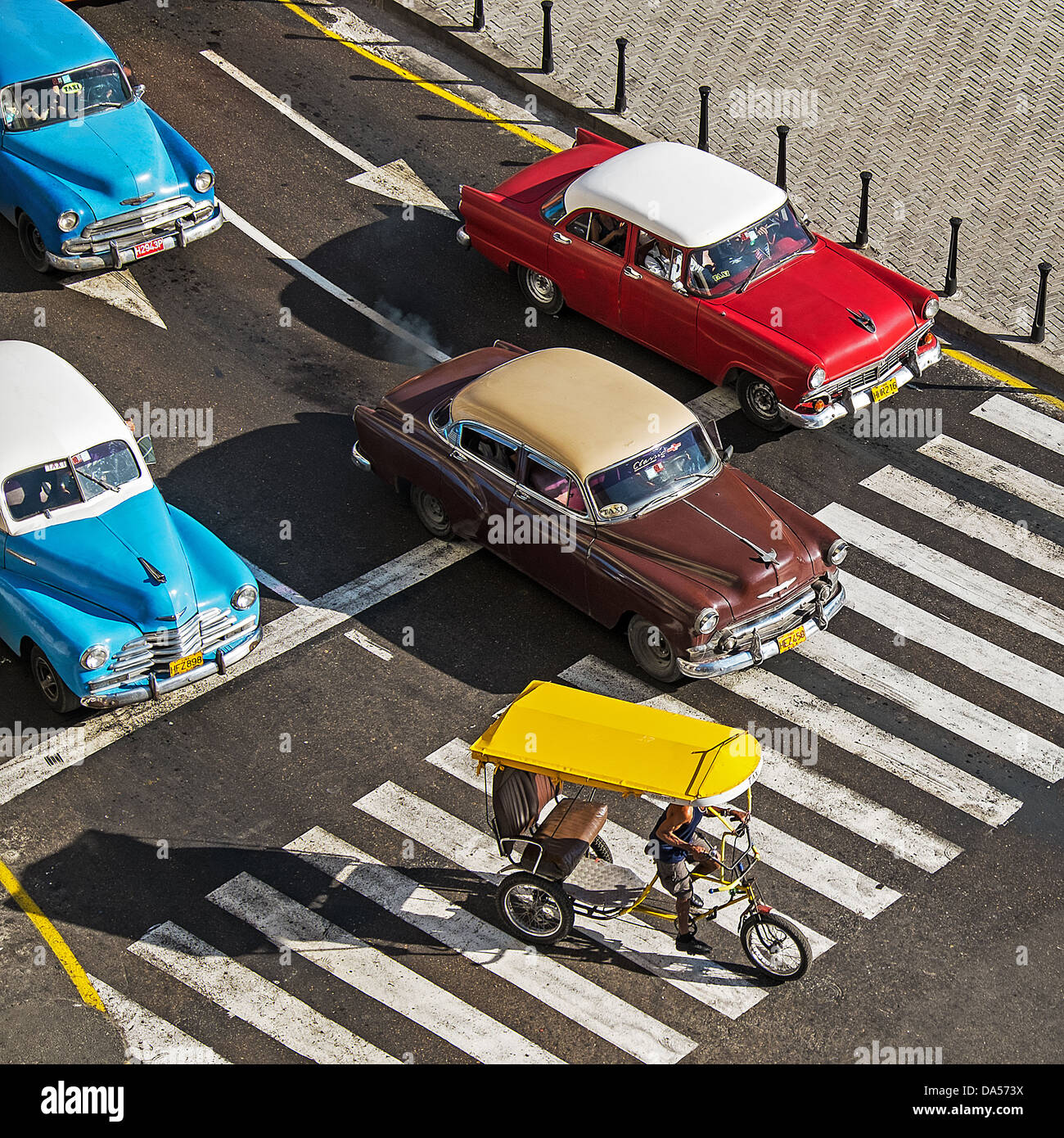 Automobiles at Traffic Signals Stock Photo - Alamy