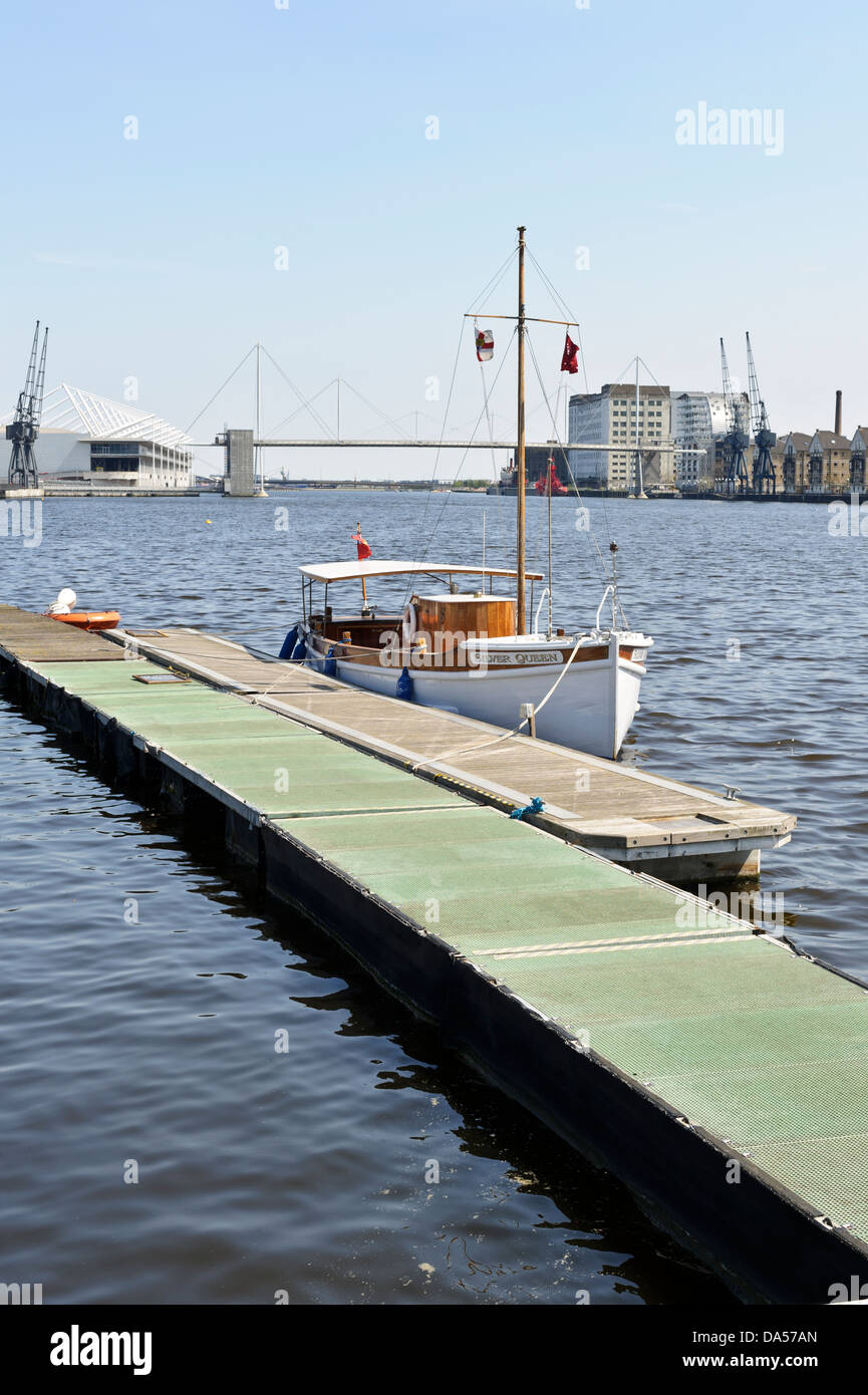 Excel london bridge hi-res stock photography and images - Alamy