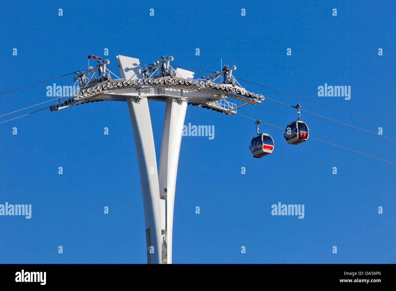 England, London, Thames Cable Car Stock Photo - Alamy