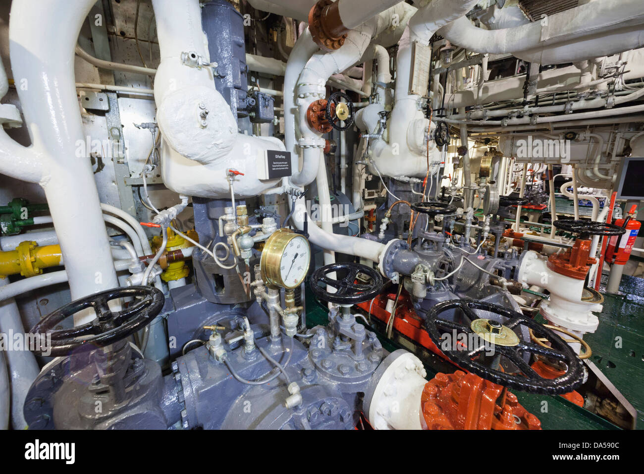 England, London, Southwark, Imperial War Museum, HMS Belfast, Ships ...