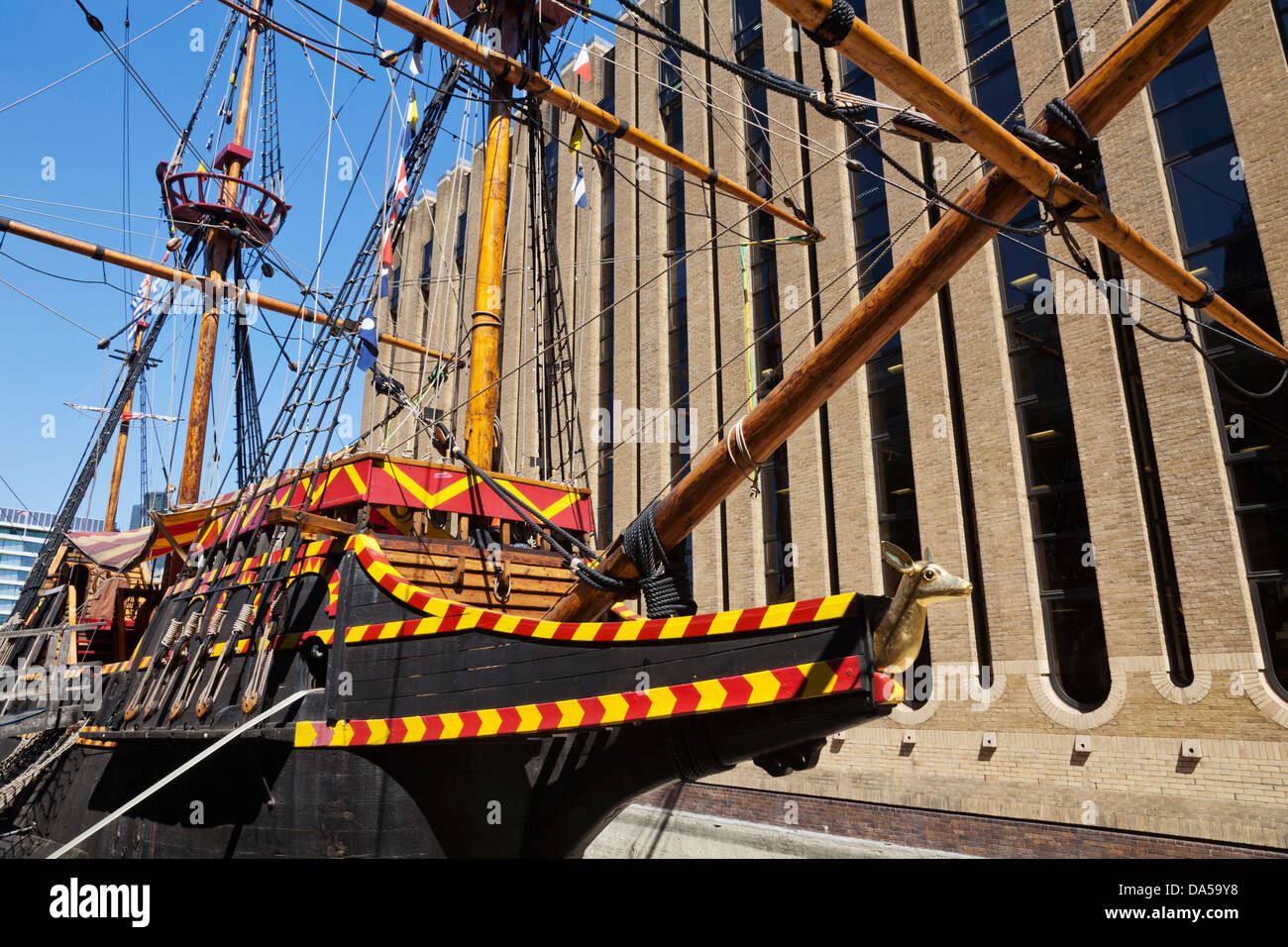 Golden hinde london hi-res stock photography and images - Alamy