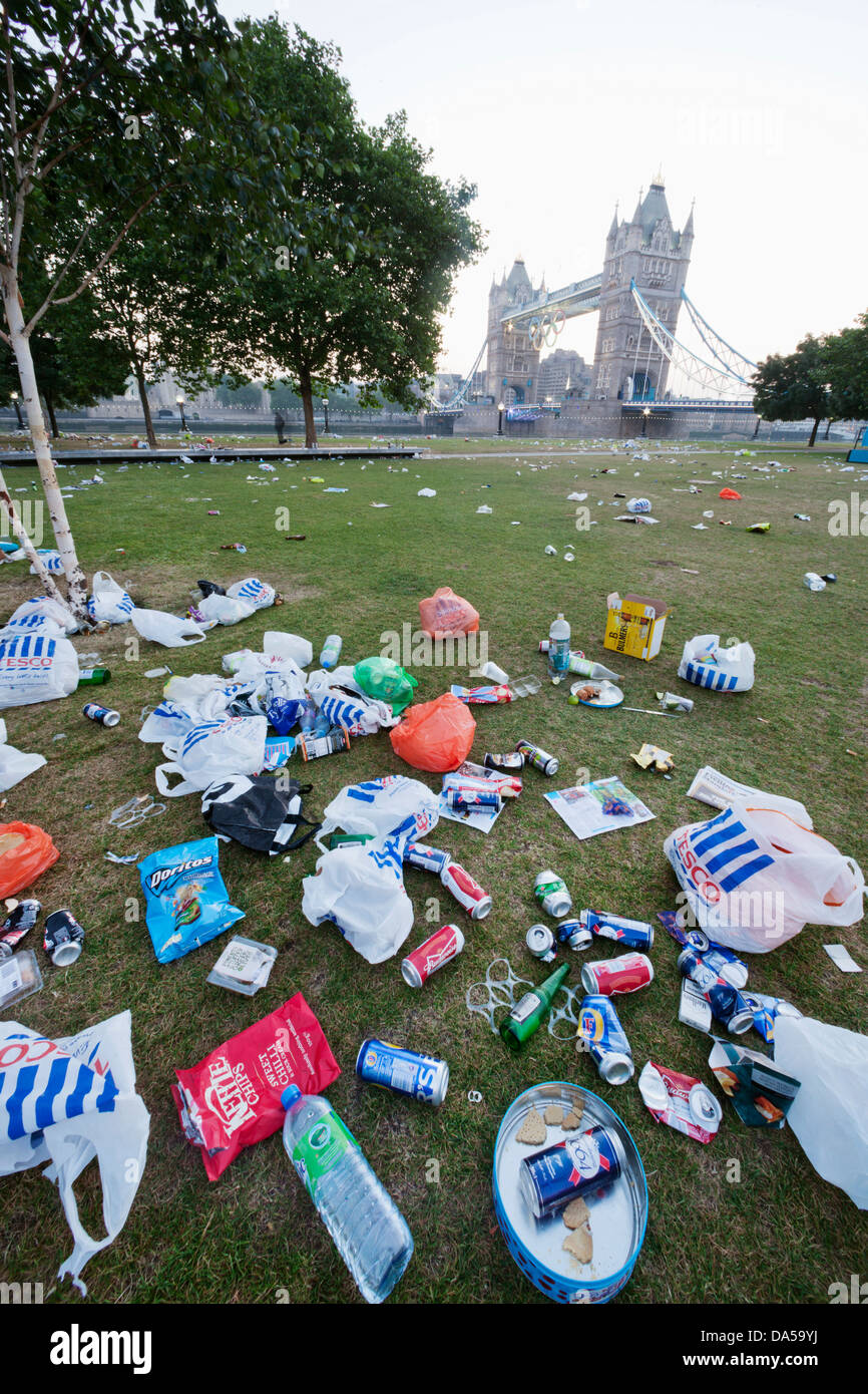 Plastic pollution field uk hi-res stock photography and images - Alamy