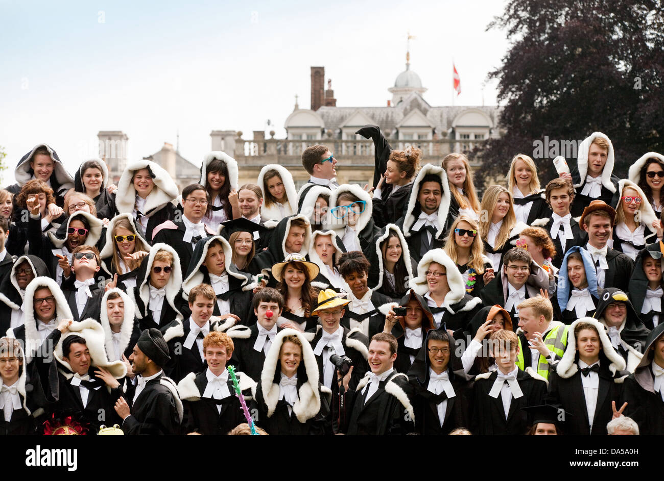 Graduation ceremony hi-res stock photography and images - Alamy