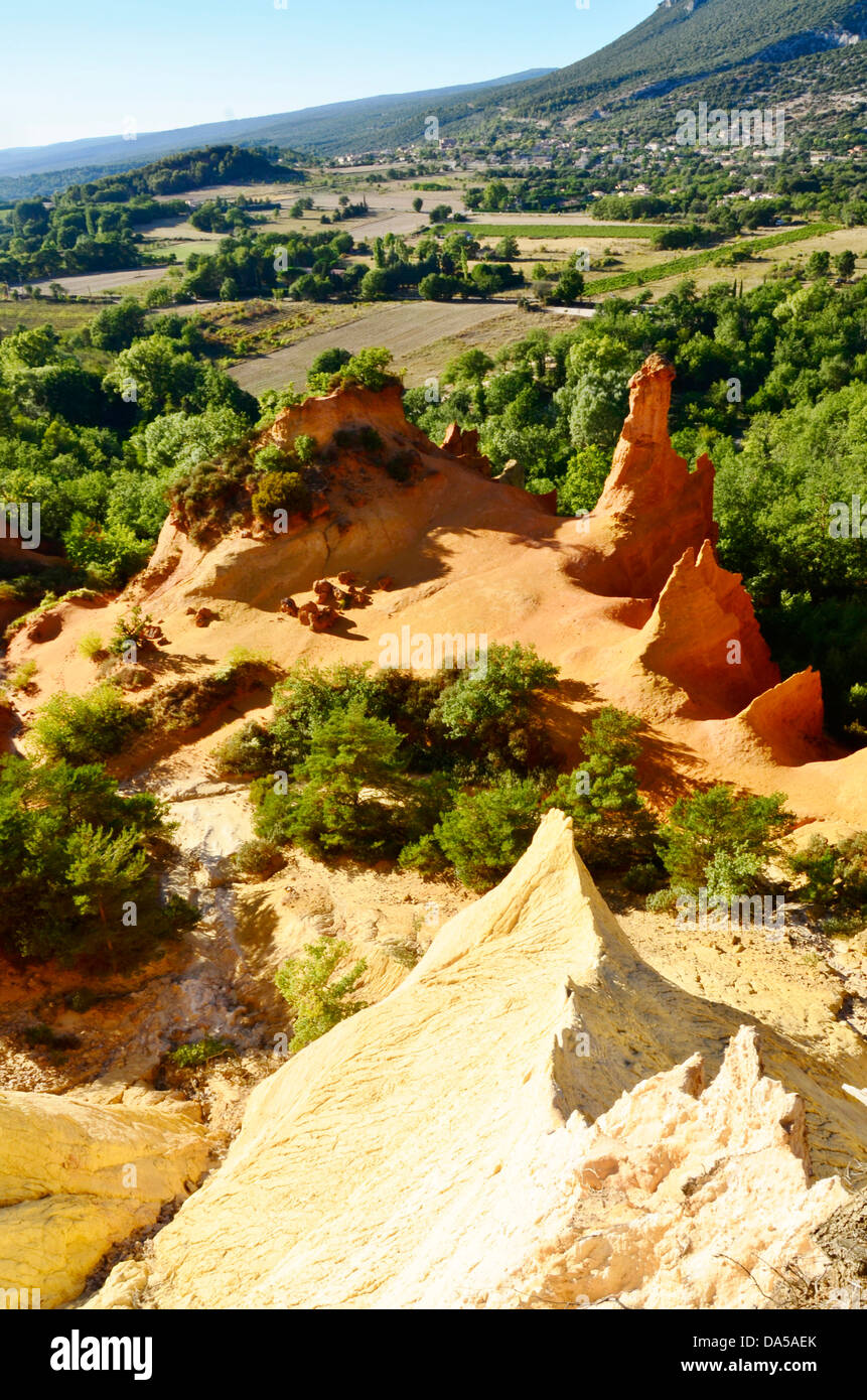 Luberon Mountains Stock Photos & Luberon Mountains Stock Images - Alamy