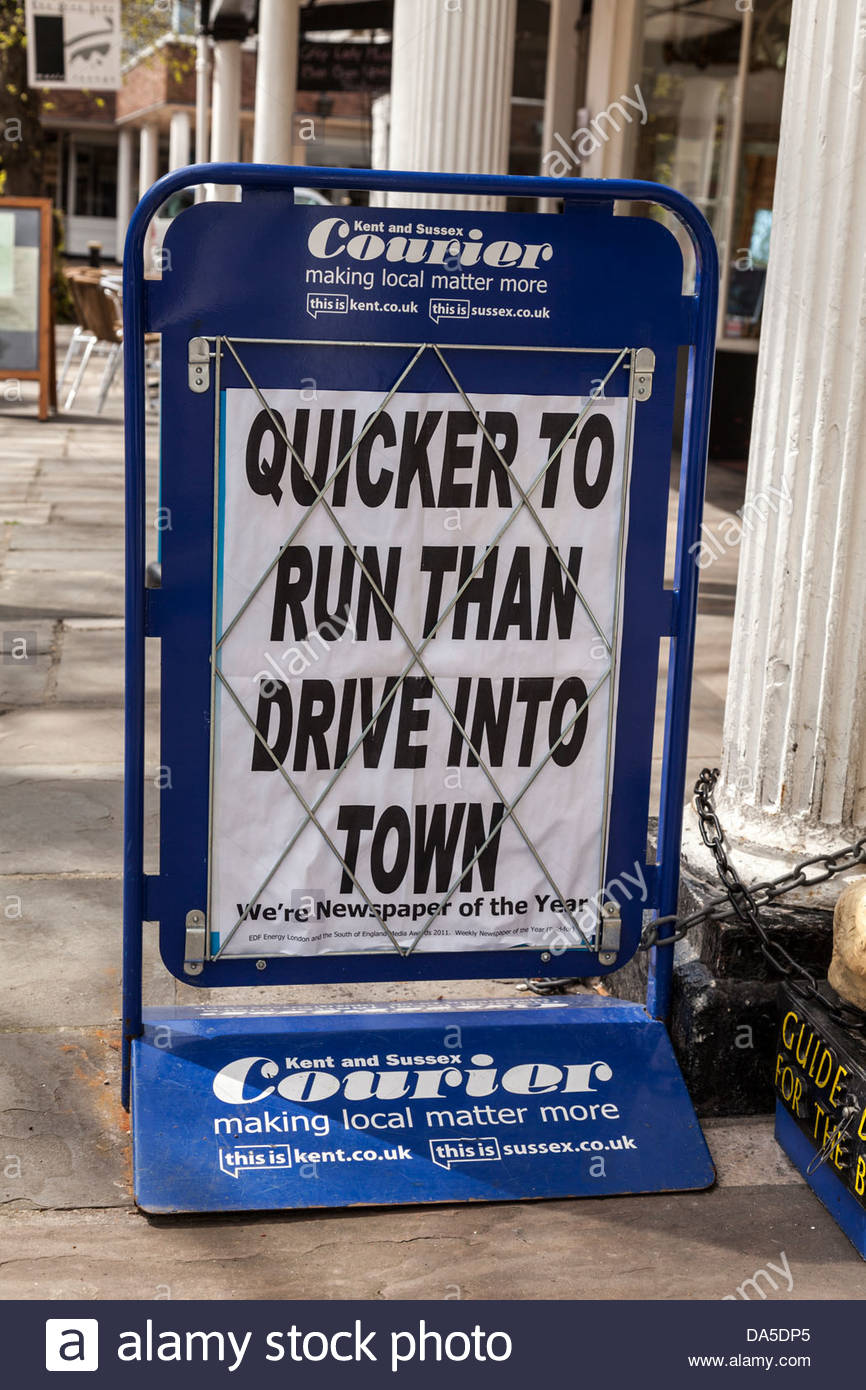 Headlines Newspaper Board Stock Photos & Headlines Newspaper Board ...