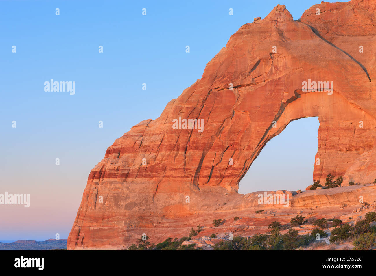 White Mesa Arch, in the north eastern part of Arizona, USA Stock Photo ...
