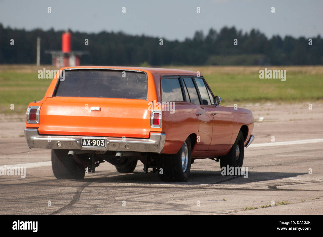 Wagon and drag hi-res stock photography and images - Alamy