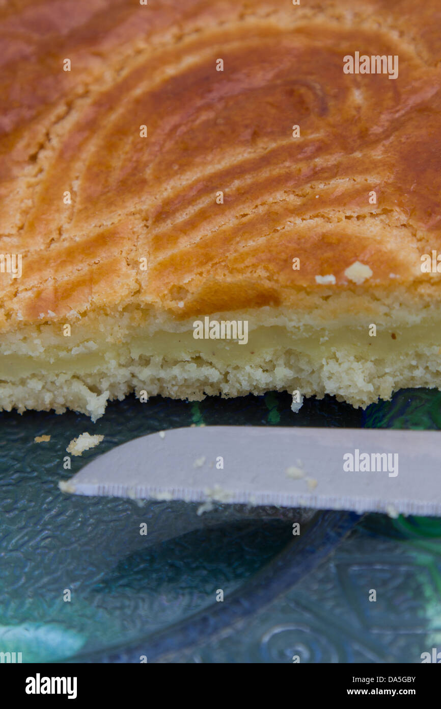 Traditional almond cake hi-res stock photography and images - Alamy