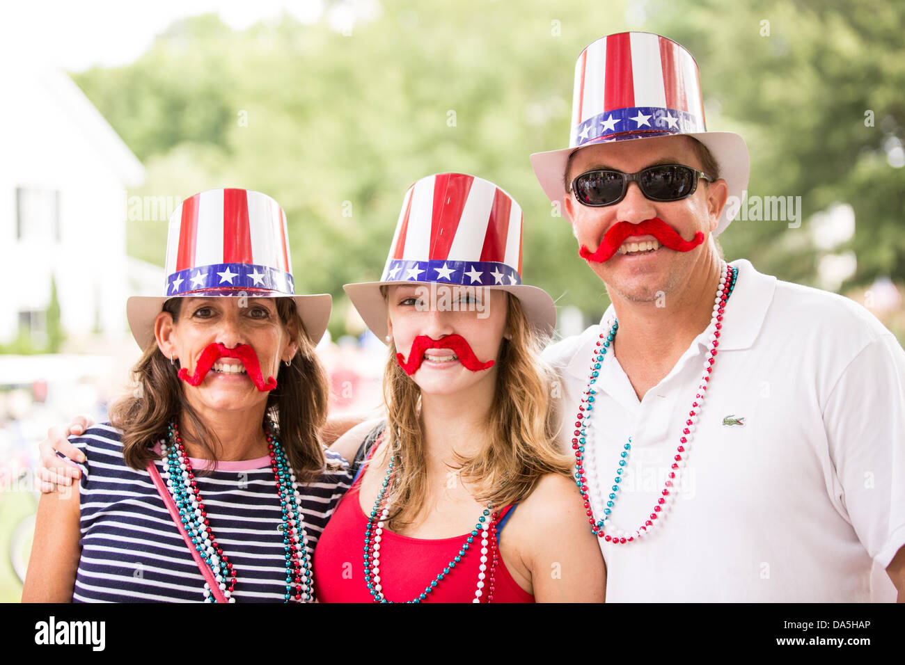 Residents of I'on community celebrate Independence Day with a bicycle ...