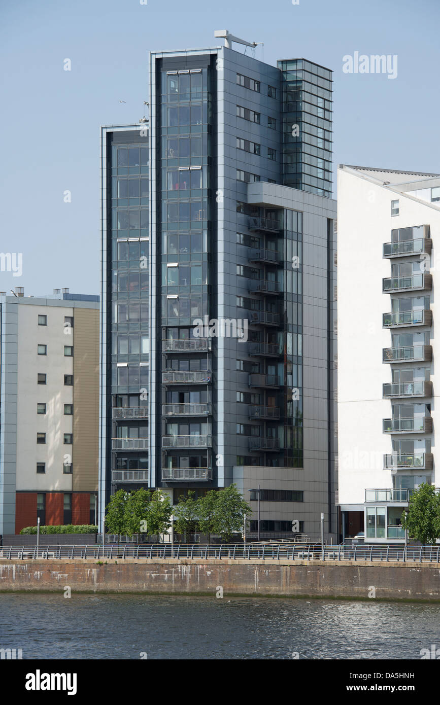 Meadowside quay walk hi-res stock photography and images - Alamy