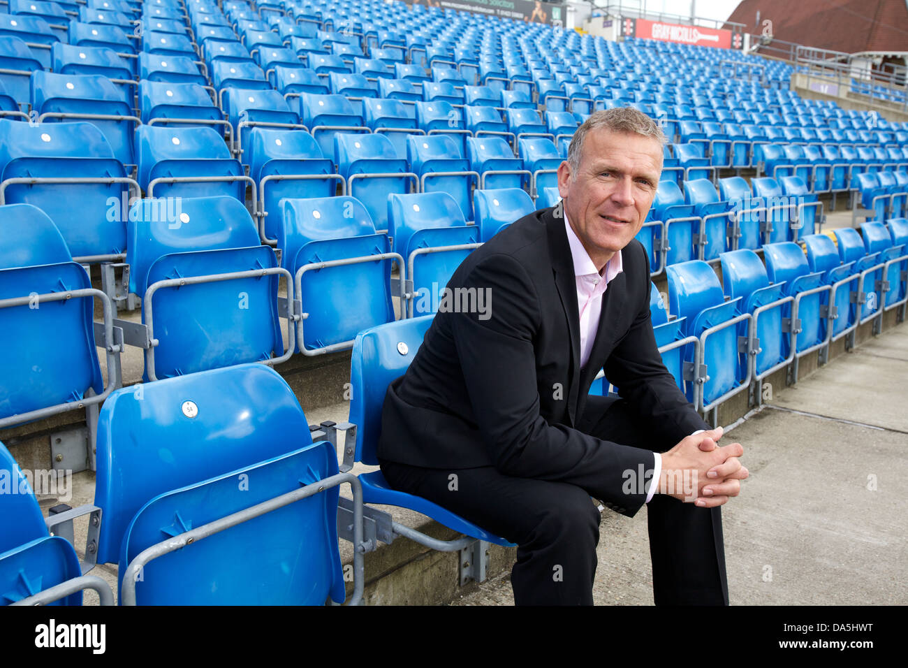 Cricket smiling alec stewart hi-res stock photography and images - Alamy