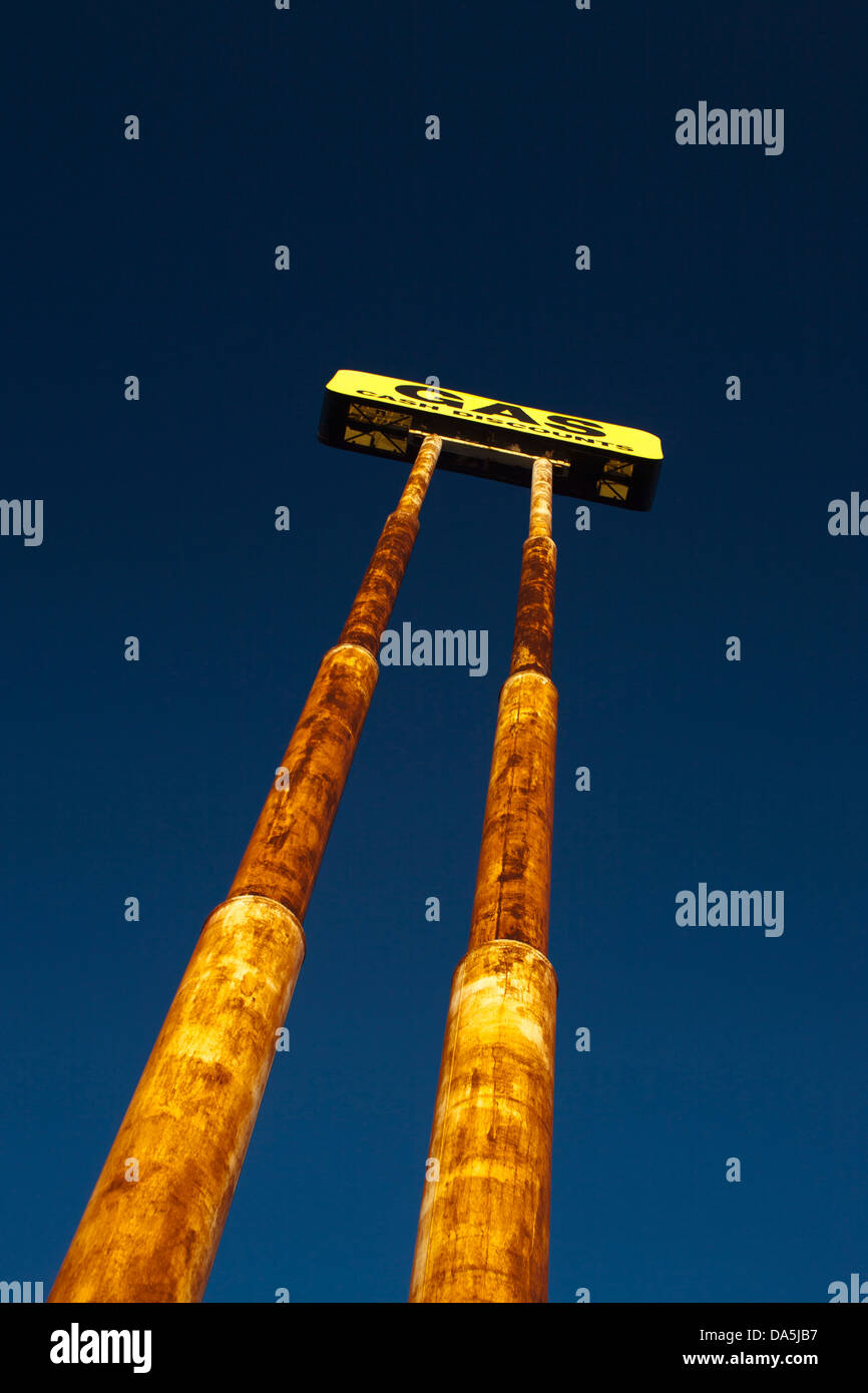 Old gas station sign hi-res stock photography and images - Alamy