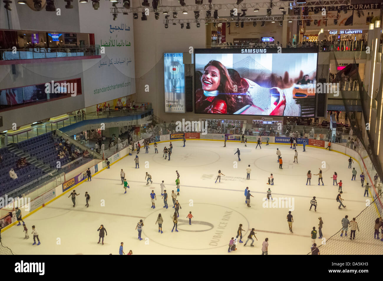 United Arab Emirates, UAE, Dubai, City, Dubai, City, Mall, Ice skating ...
