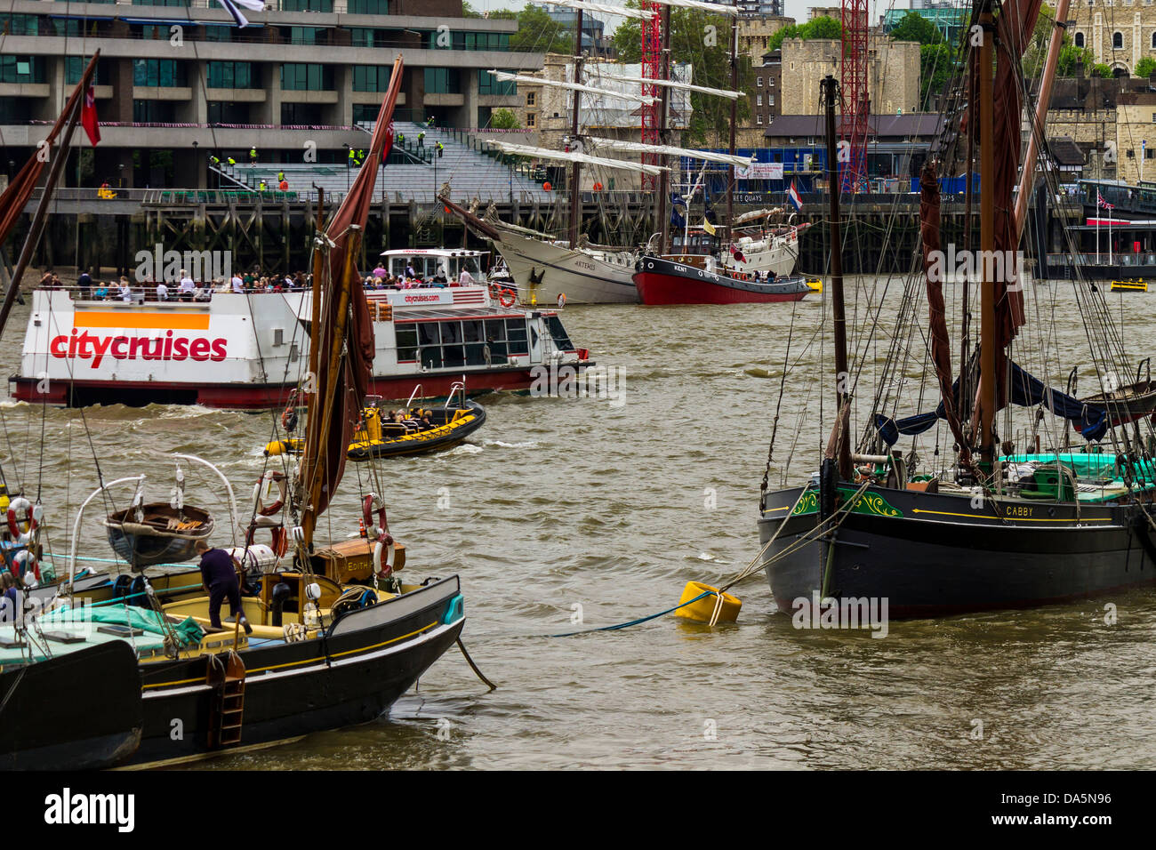 Busy river hi-res stock photography and images - Alamy