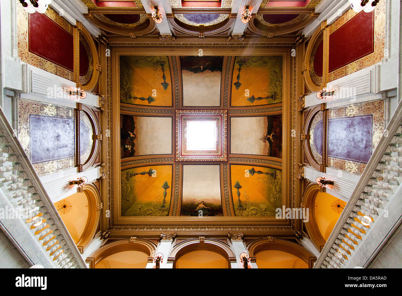 The interior of the Ohio Statehouse, the Ohio State Capitol Building in ...