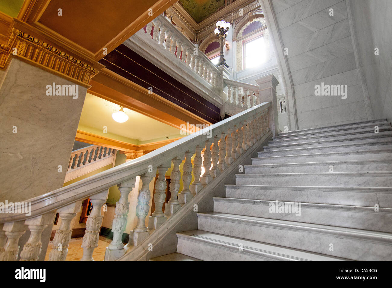 The interior of the Ohio Statehouse, the Ohio State Capitol Building in ...