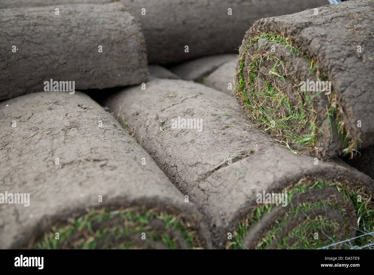 Turf rolls hi-res stock photography and images - Alamy