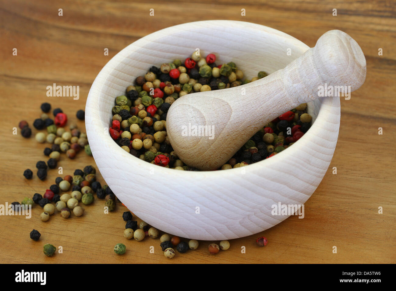 Mortar and pestle with spices hi-res stock photography and images - Alamy