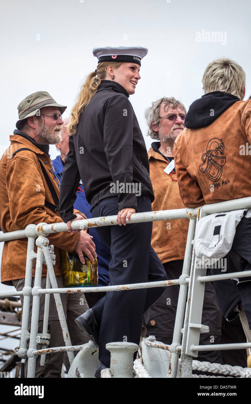 Female crew ships hi-res stock photography and images - Alamy