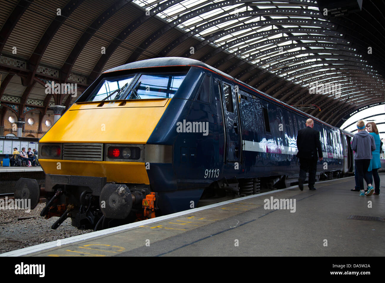 British Rail Class 91113 electric locomotive main-line railway station ...