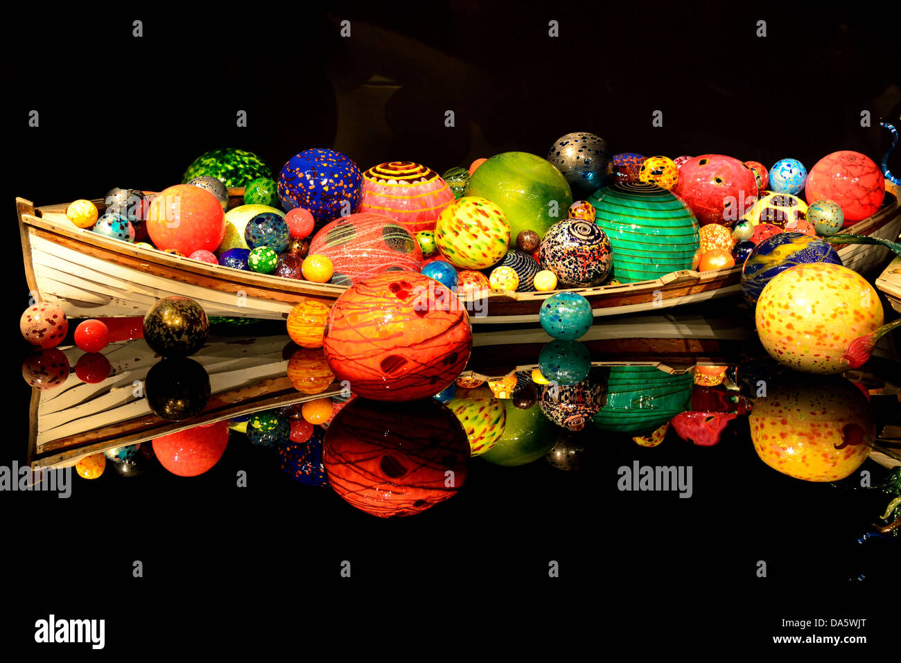Dale chihuly ikebana hi-res stock photography and images - Alamy