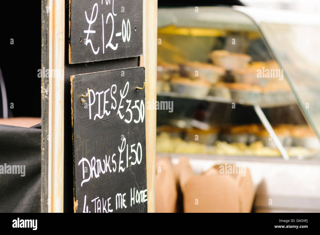 Food and drink for sale sign hi-res stock photography and images - Alamy