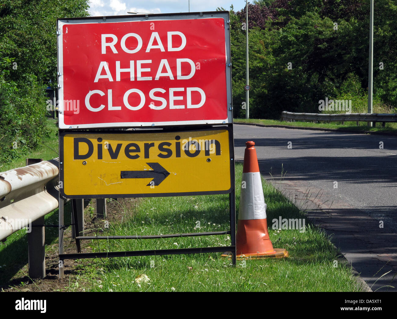 Road closed and diversion sign hi-res stock photography and images - Alamy Road closed and diversion sign hi-res stock photography and images - Alamy