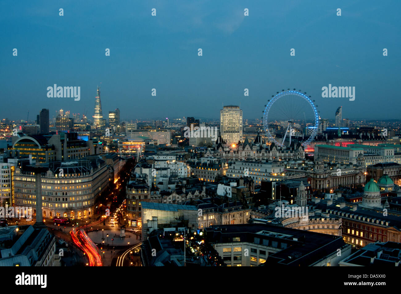 London skyline night hi-res stock photography and images - Alamy