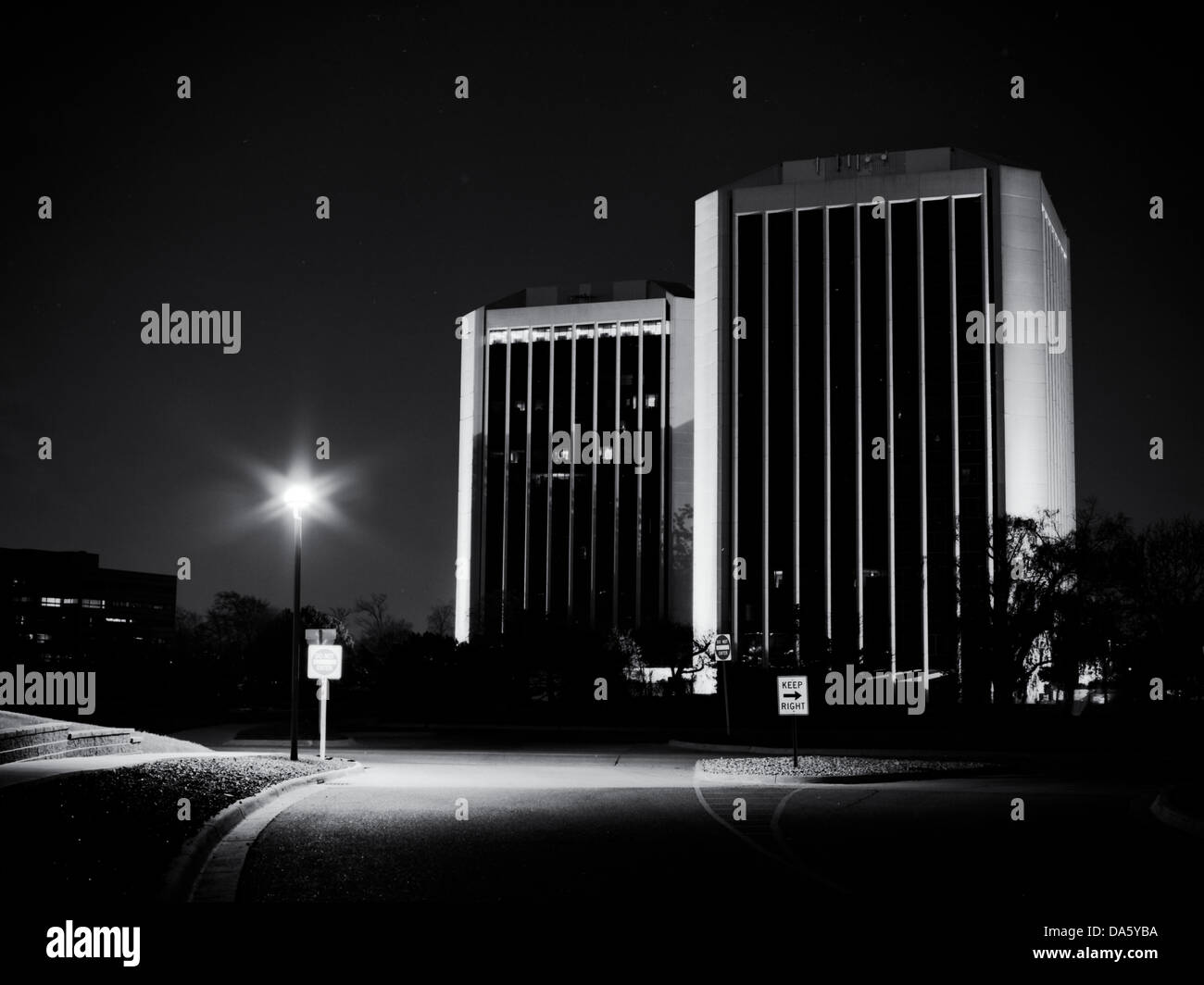 Buildings illuminated at night hi-res stock photography and images - Alamy
