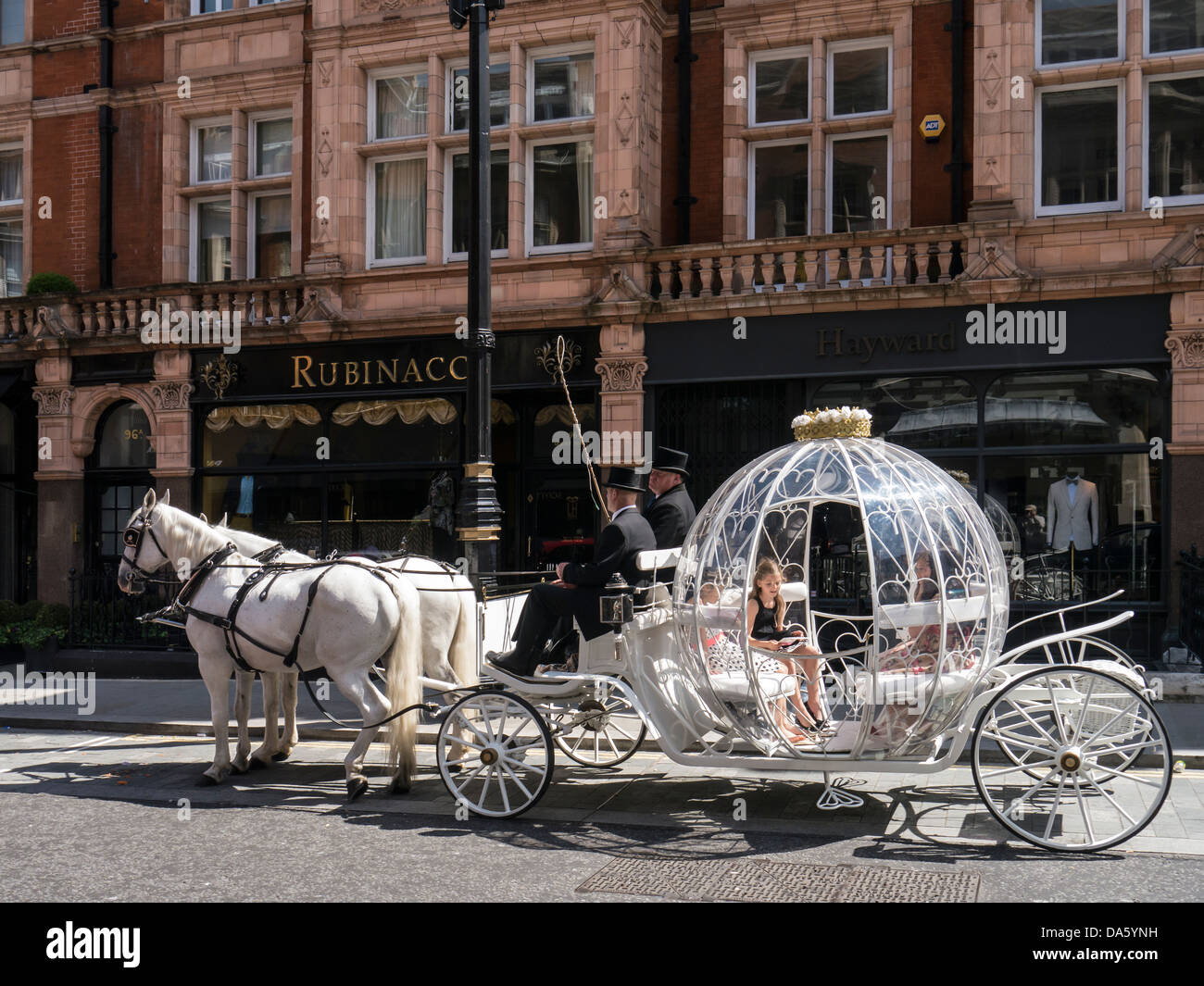 Horse Dawn Carriage High Resolution Stock Photography and Images - Alamy