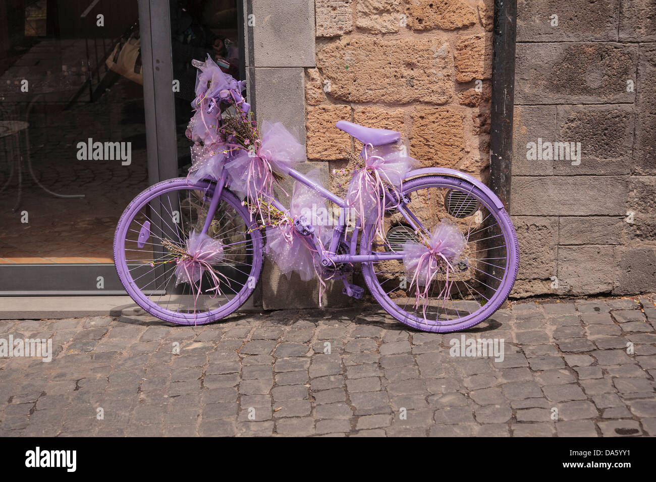 Lavender bicycle hi-res stock photography and images - Alamy