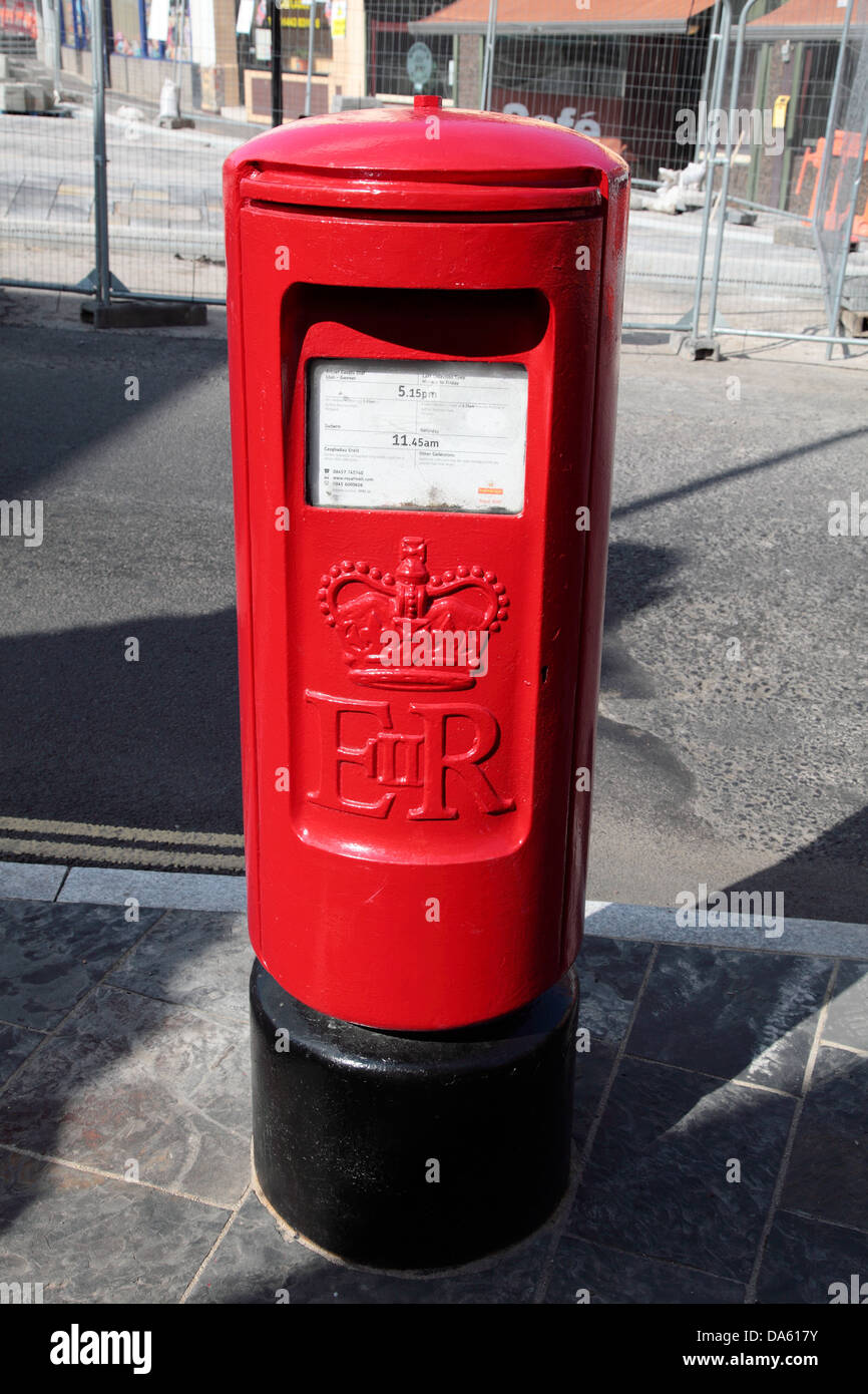 Er pillar box hi-res stock photography and images - Alamy