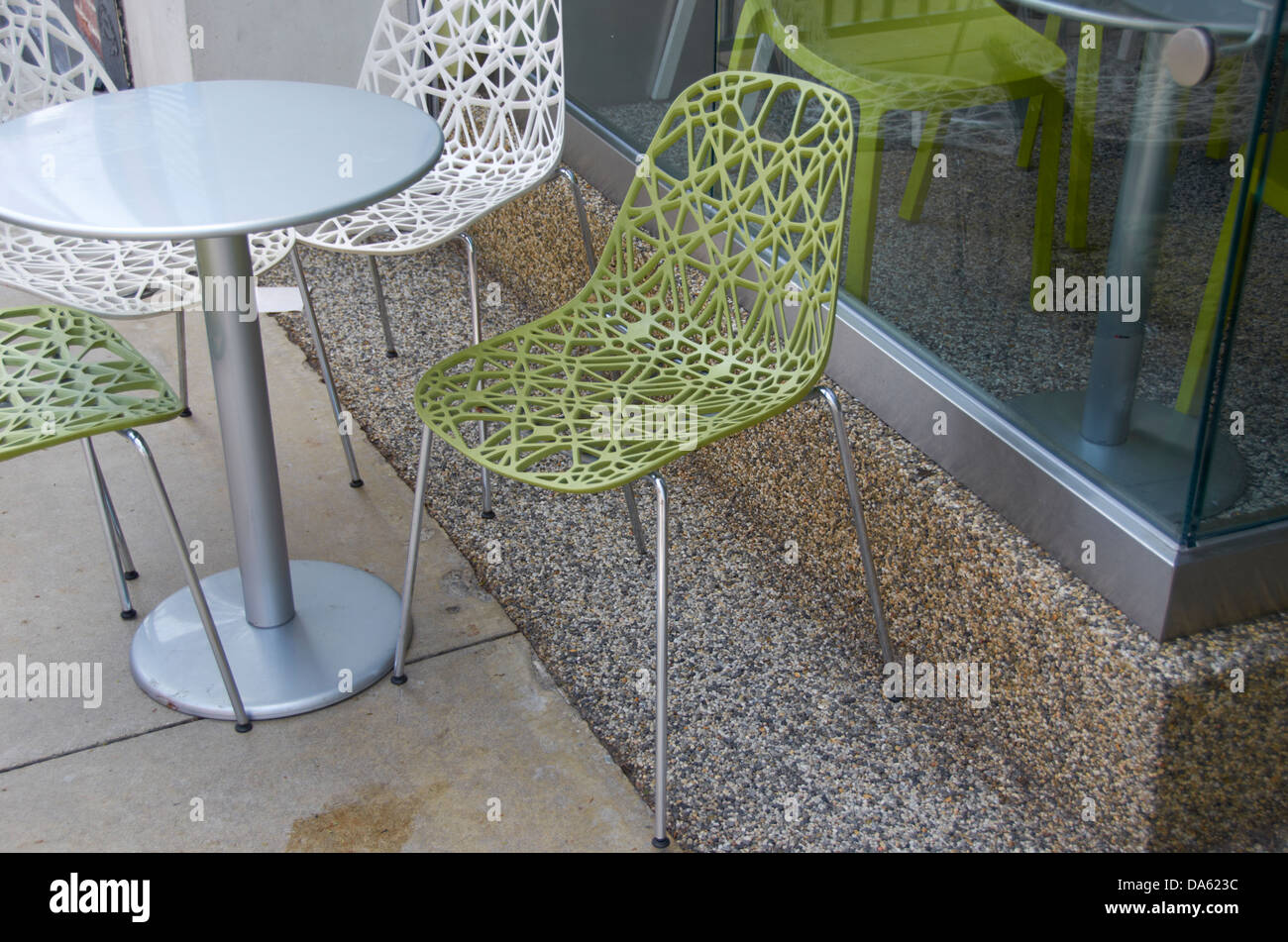 Empty white chairs in a window hi-res stock photography and images - Alamy