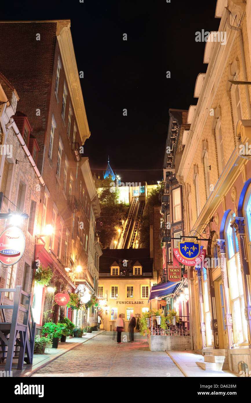 Old street at night Stock Photo - Alamy