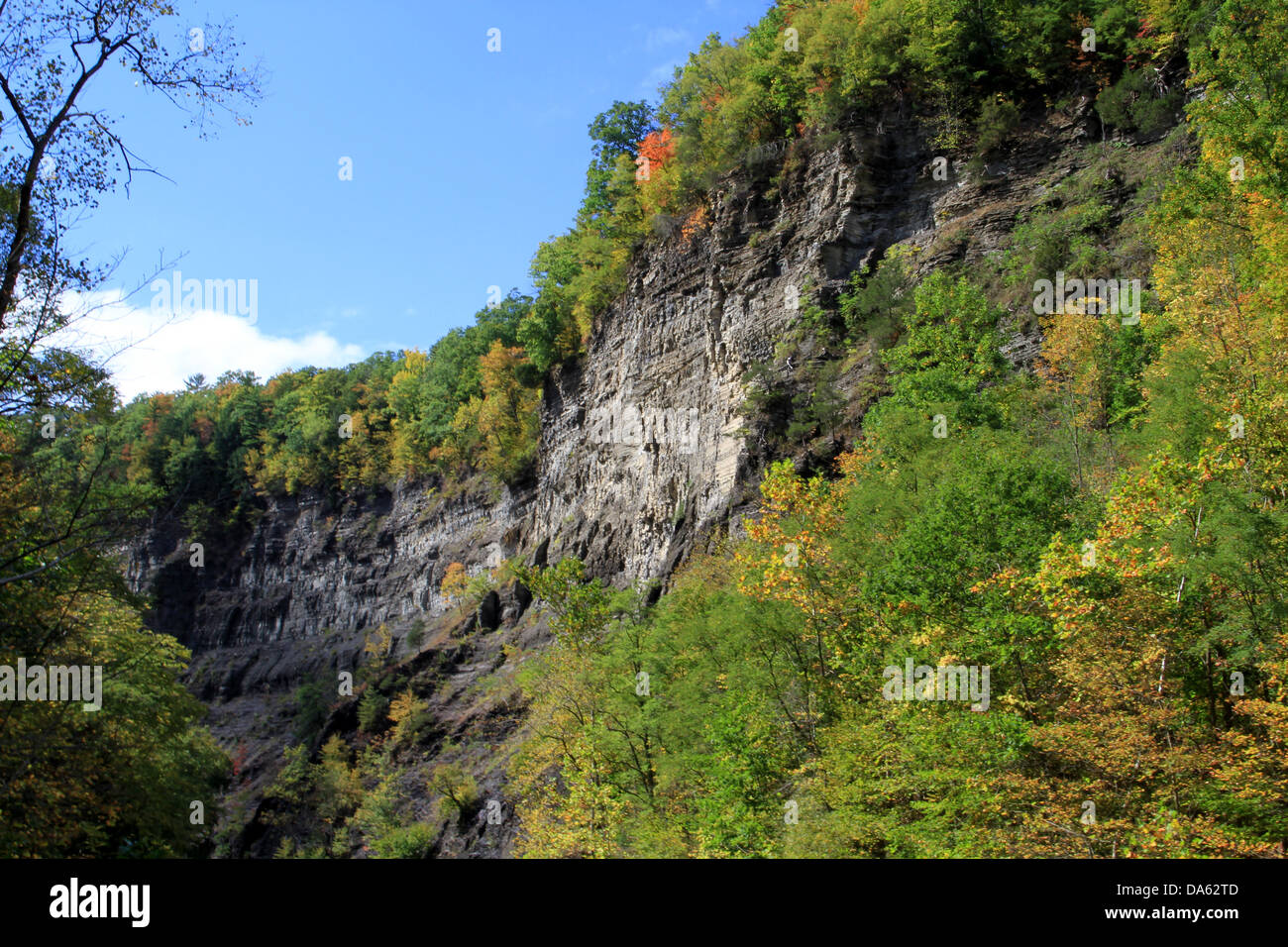 Cliff and rocks hi-res stock photography and images - Alamy