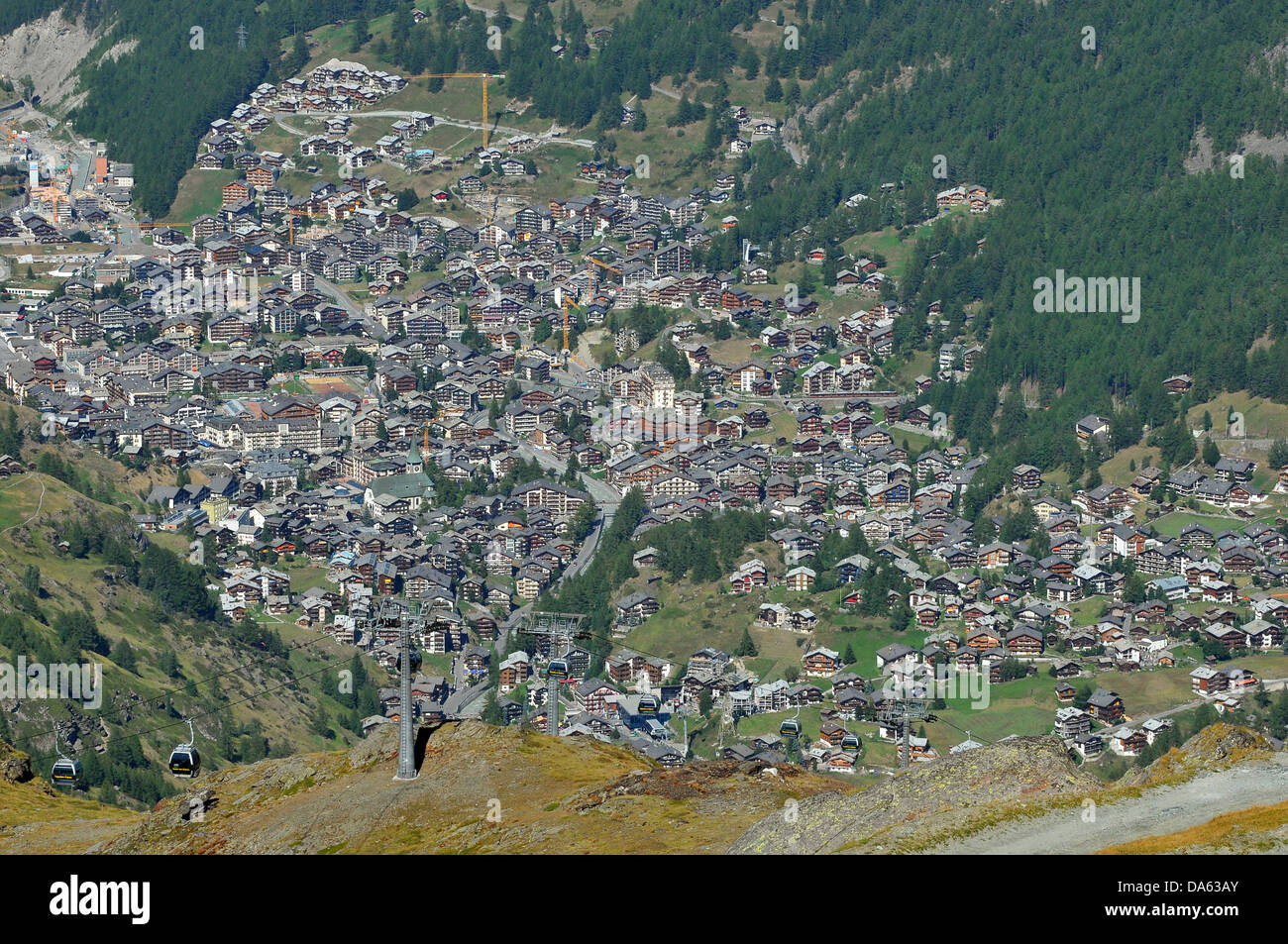 the exclusive luxury mountain resort of Zermatt in the swiss alps Stock ...