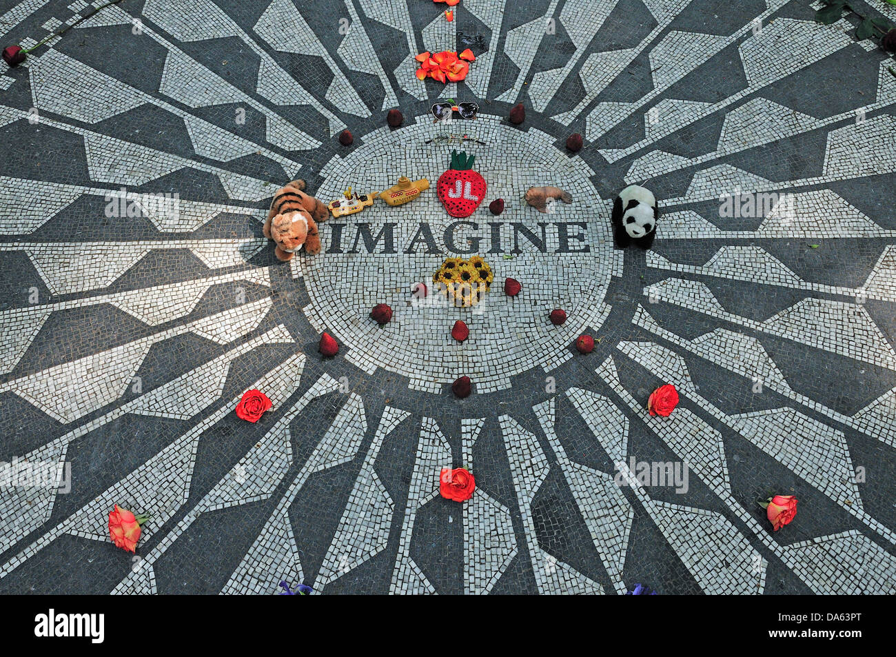 Decorated, memorial, Imagine, Lennon, John Lennon, Strawberry Fields ...