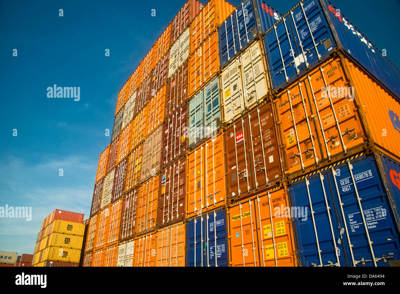 Container loading hi-res stock photography and images - Alamy