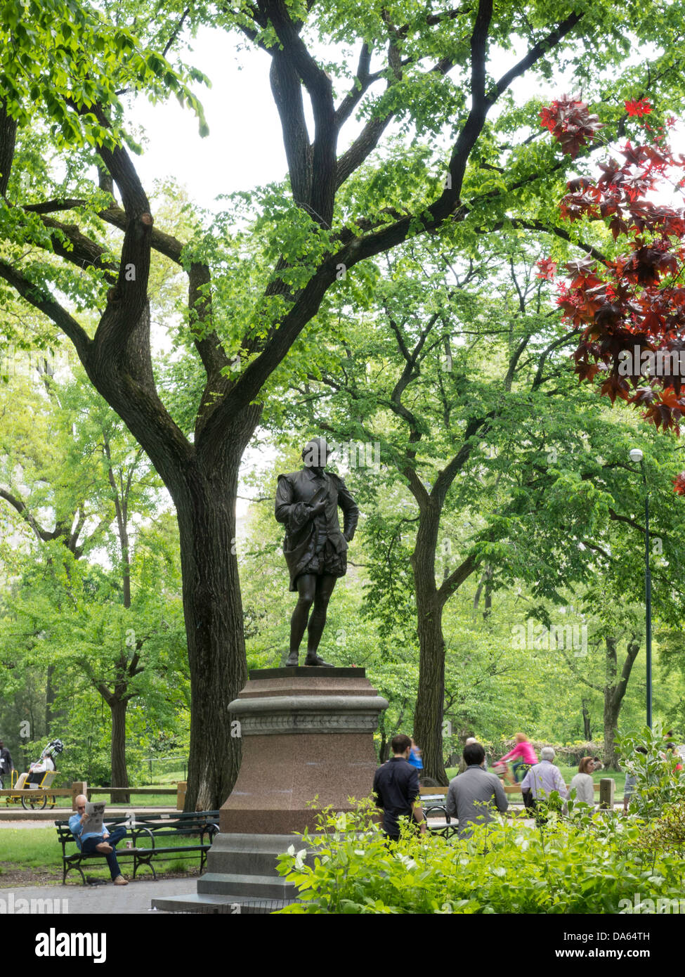 Poet's Walk, Bronze Sculpture of William Shakespeare Central Park in ...