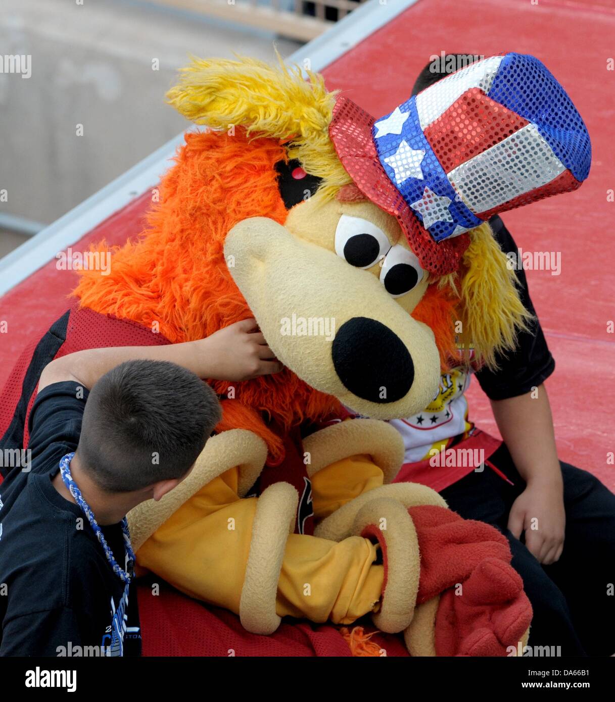 Isotopes mascot hi-res stock photography and images - Alamy