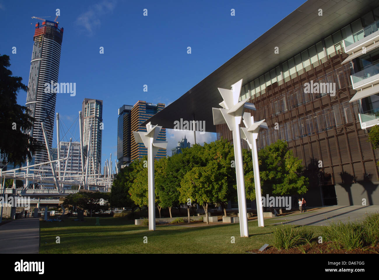 Gallery of Modern Art (GOMA) and the Infinity Tower, Brisbane ...